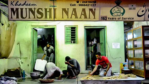 Nan ki Roti - The Unique Square Hyderabad Naan - Chowder Singh